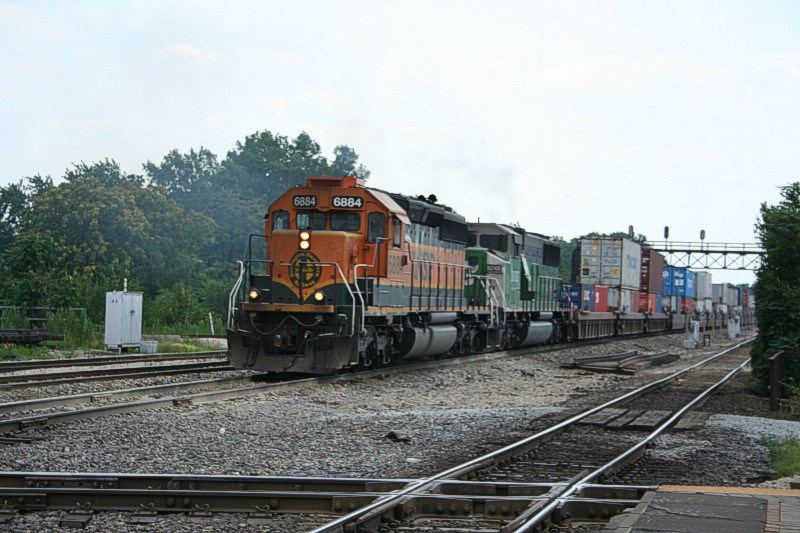 BNSF 6884